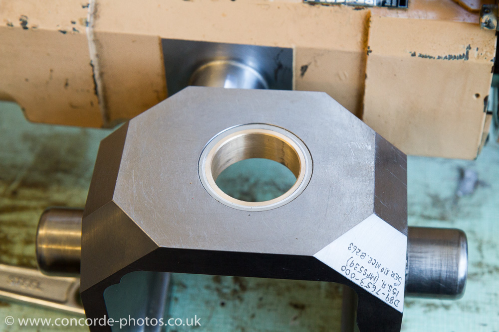G-BBDG - 14th & 21st May 2016 - Hydraulic Jack Prep & Install - IMG ...
